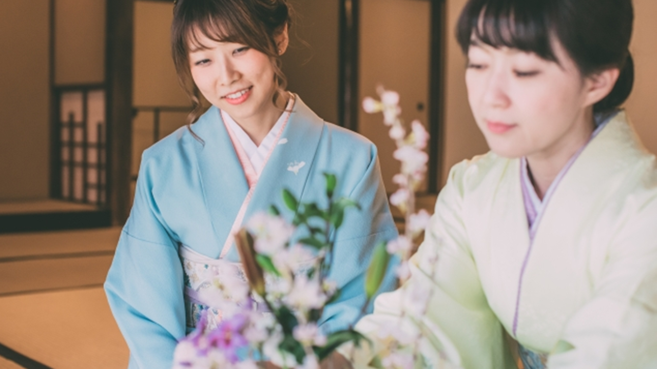 The Deep Connection Between Kadō and Calligraphy: A Journey to Explore ...